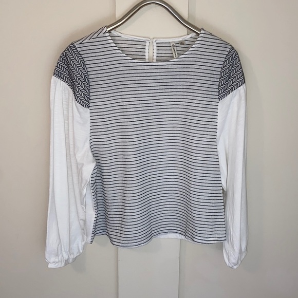 Versona | Tops | Versona Bw Balloon Sleeve Blouse | Poshmark